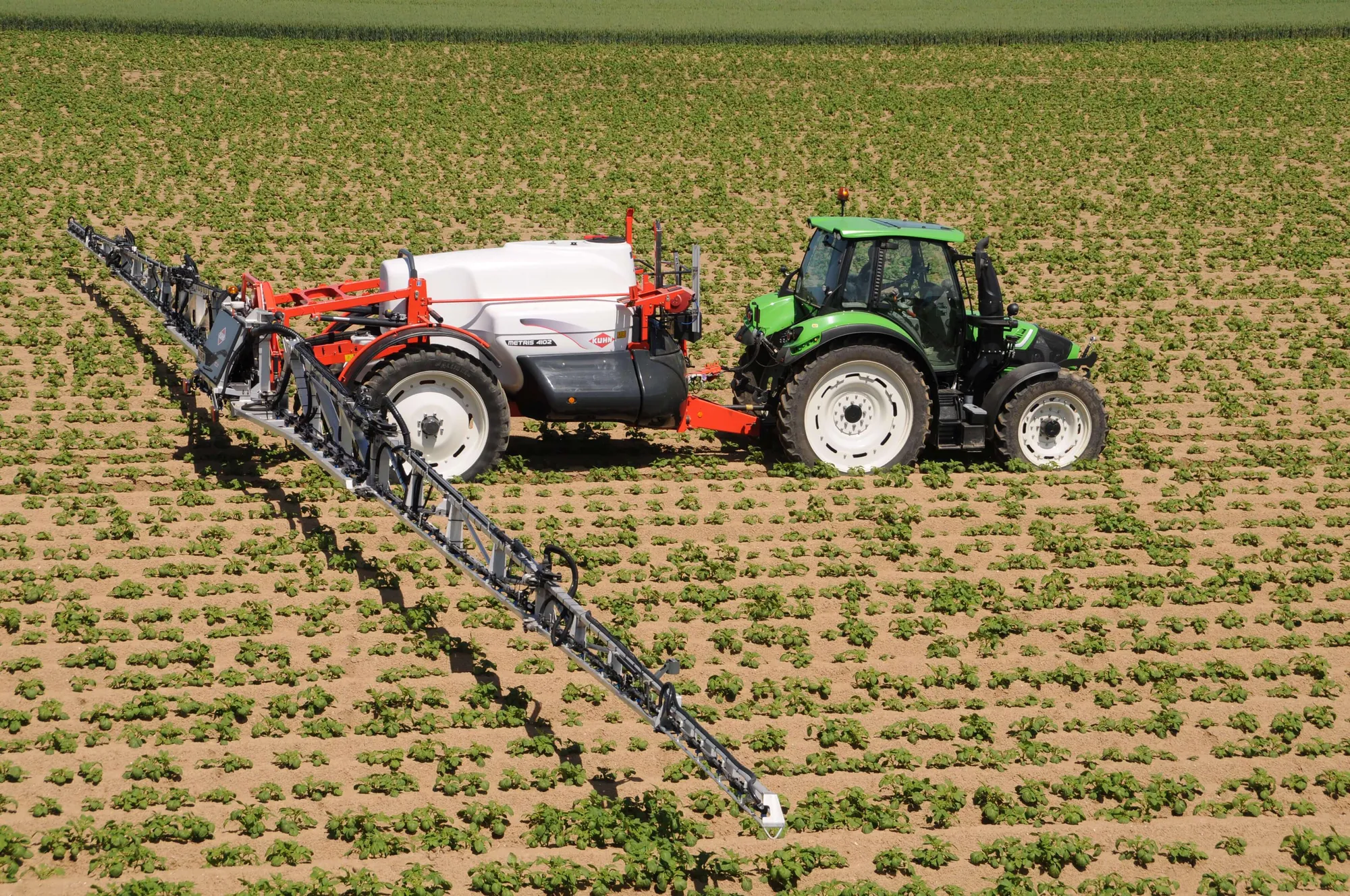 Metris trailed 4100l boom sprayer | Rovic
