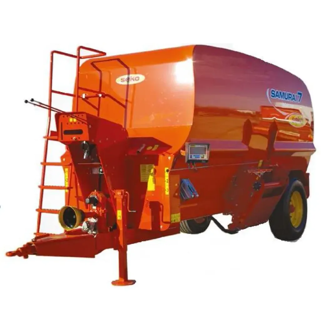 Trailed Horizontal Feeder Mixer | Rovic