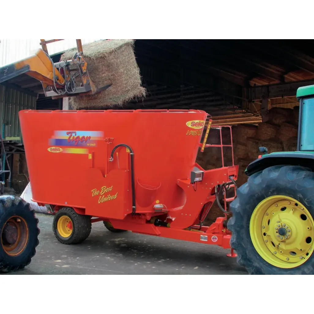 Trailed Vertical Feeder Mixer | Rovic